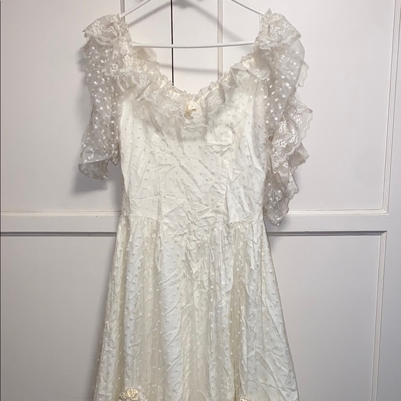 ILGWU | Dresses | Vintage Ilgwu Union Made Medium White Lace Ballgown ...